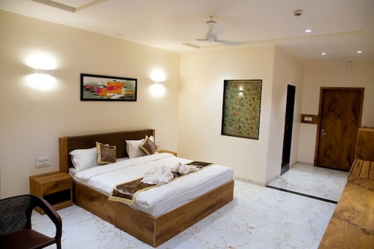 Photos of Hotel Crystal Inn - Goibibo