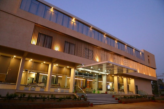 Hotel Triveni Admapur Gargoti at ₹ 1343 - Reviews, Photos & Offer