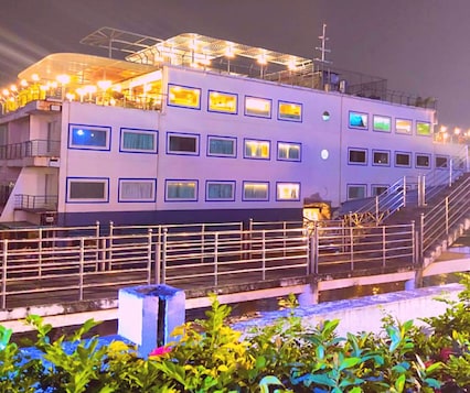 Polo Floatel, Kolkata Hotel Kolkata at ₹ 4221 - Reviews, Photos & Offer