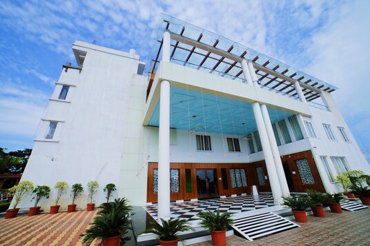 MOMENTS RESORT Ranchi at ₹ 3012 - Reviews, Photos & Offer