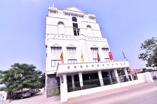 SIMSAN HOTEL Chennai at ₹ 1602 - Reviews, Photos & Offer