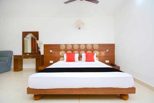Pathankot Club Hotel Pathankot at ₹ 1451 - Reviews, Photos & Offer