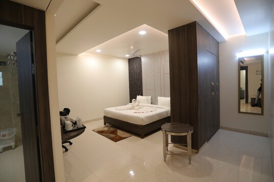 Hotel Pradeep Star Inn Gorakhpur at ₹ 3429 - Reviews, Photos & Offer