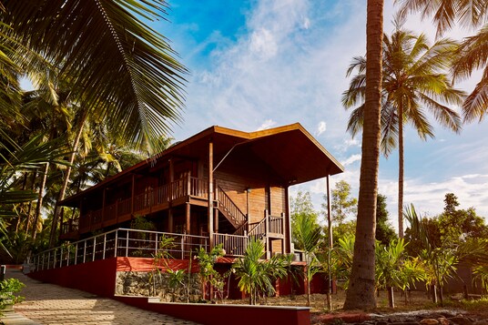 Sterling Anaikatti Mannarkad at ₹ 3057 - Reviews, Photos & Offer