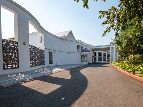 Roadies Rostel Leisure ARC Hotel Mahemdavad at ₹ 4373 - Reviews, Photos ...