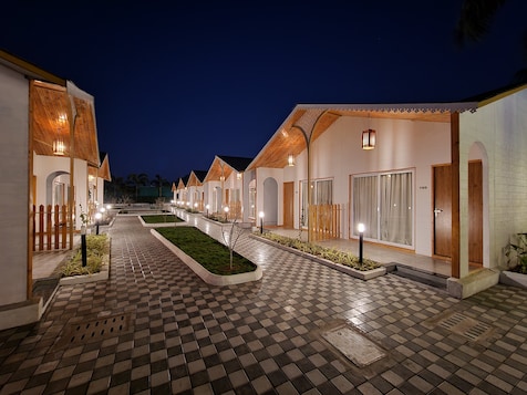 VITS Daman Devka Beach Hotel Daman at ₹ 5123 - Reviews, Photos & Offer