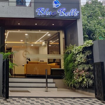BLUE BELLS Hotel Indore at ₹ 2888 - Reviews, Photos & Offer