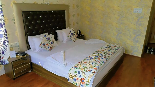 River View Resort Pahalgam at ₹ 4035 - Reviews, Photos & Offer