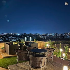 Juhu Getaway with Rooftop Pad Mumbai at ₹ 7100 - Reviews, Photos & Offer