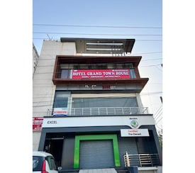 The Grand townhouse Hotel Palwal at ₹ 1149 - Reviews, Photos & Offer