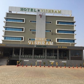 HOTEL VISHRAM & GUEST HOUSE Vapi - Reviews, Photos & Offer