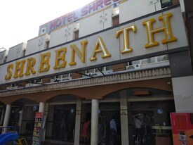 Rooms of Hotel Shreenath - Goibibo