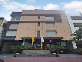 TGI Apple Inn Hotel Jaipur at ₹ 2627 - Reviews, Photos & Offer