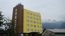 Lemon Tree Hotel Katra Katra at ₹ 6150 - Reviews, Photos & Offer