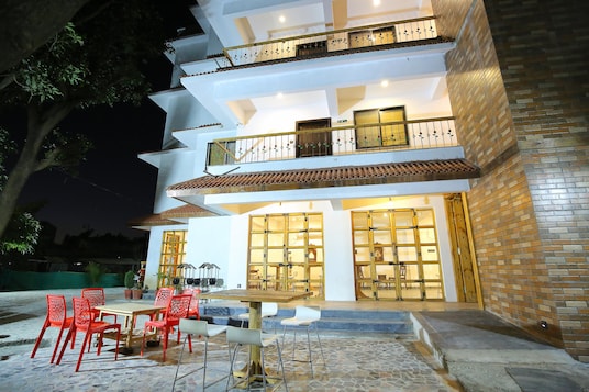 Hotel Castle Daman Daman at ₹ 3208 - Reviews, Photos & Offer