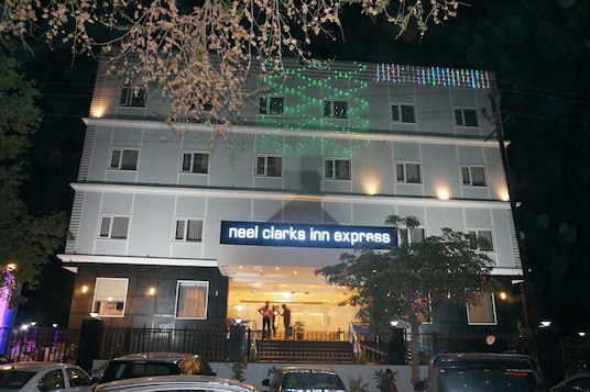 Neel Clarks Inn Express Hotel Agra at ₹ 2446 - Reviews, Photos & Offer