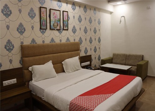 Hotel Legend Modasa Modasa at ₹ 1083 - Reviews, Photos & Offer